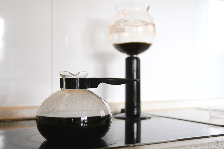 Brewing Methods: The Vacuum Coffee Maker – Whole Latte Coffee